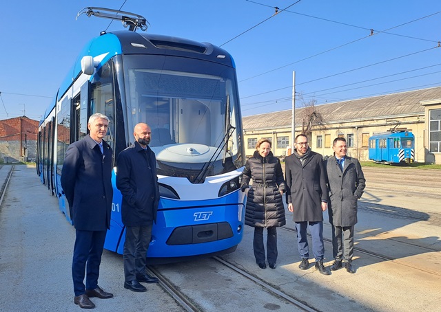Predstavljen prvi novi tramvaj NT2400 ZET - Javni prijevoz u Zagrebu